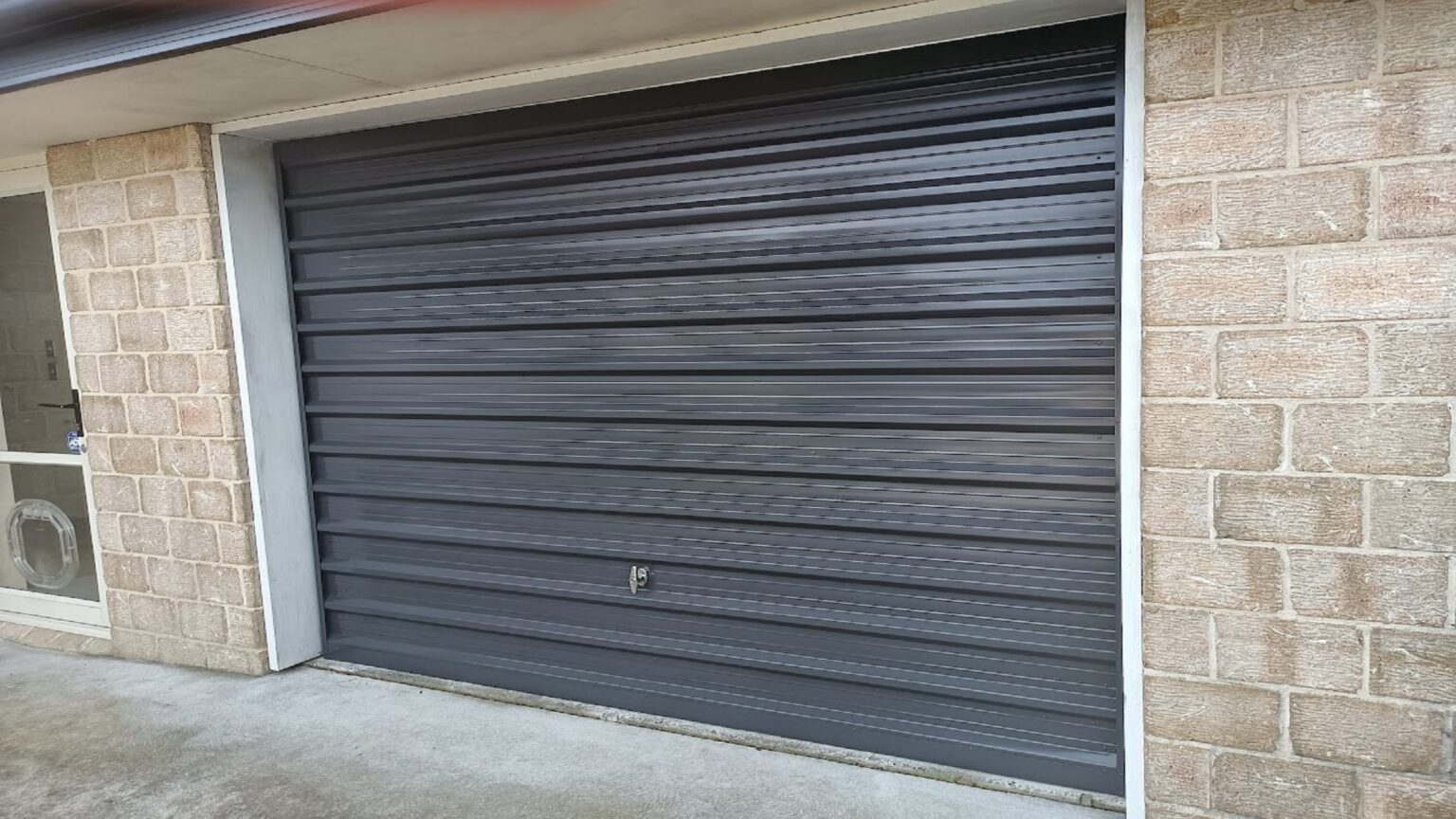 How to Paint Rusty Garage Door: Best Tips & Techniques